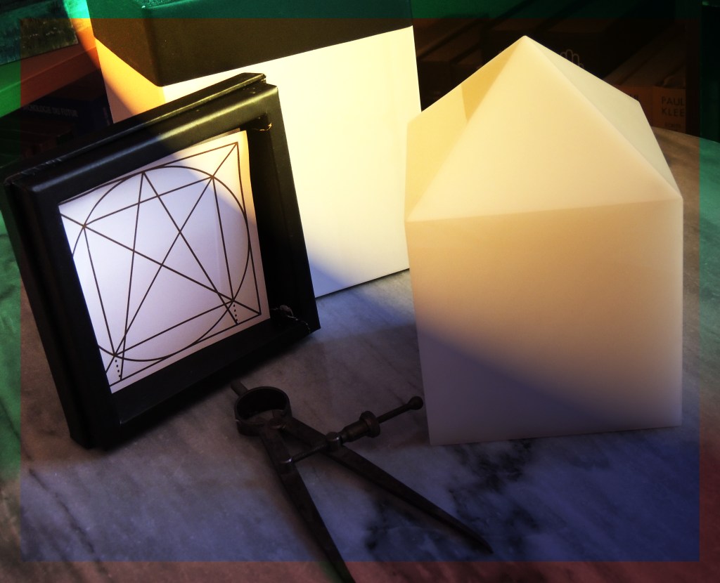 Pierre cubique à pointe | Toison d'Or